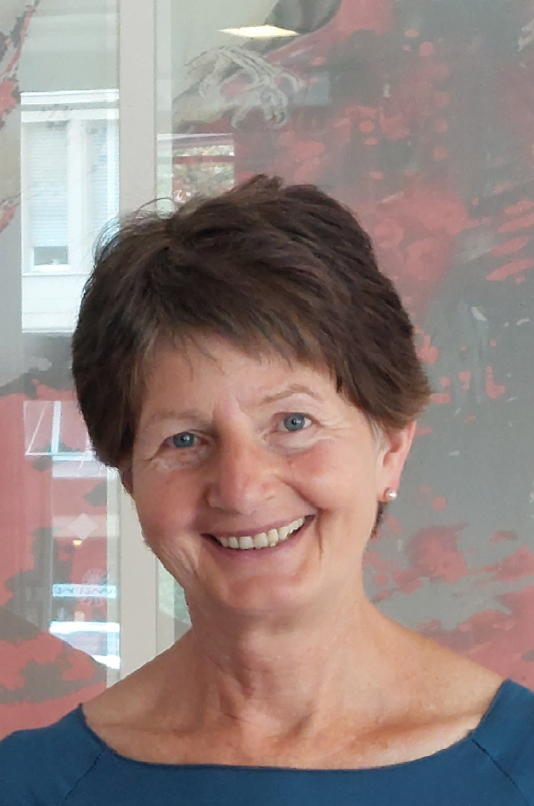 Team – Kirchenfenster Schwalbe 6